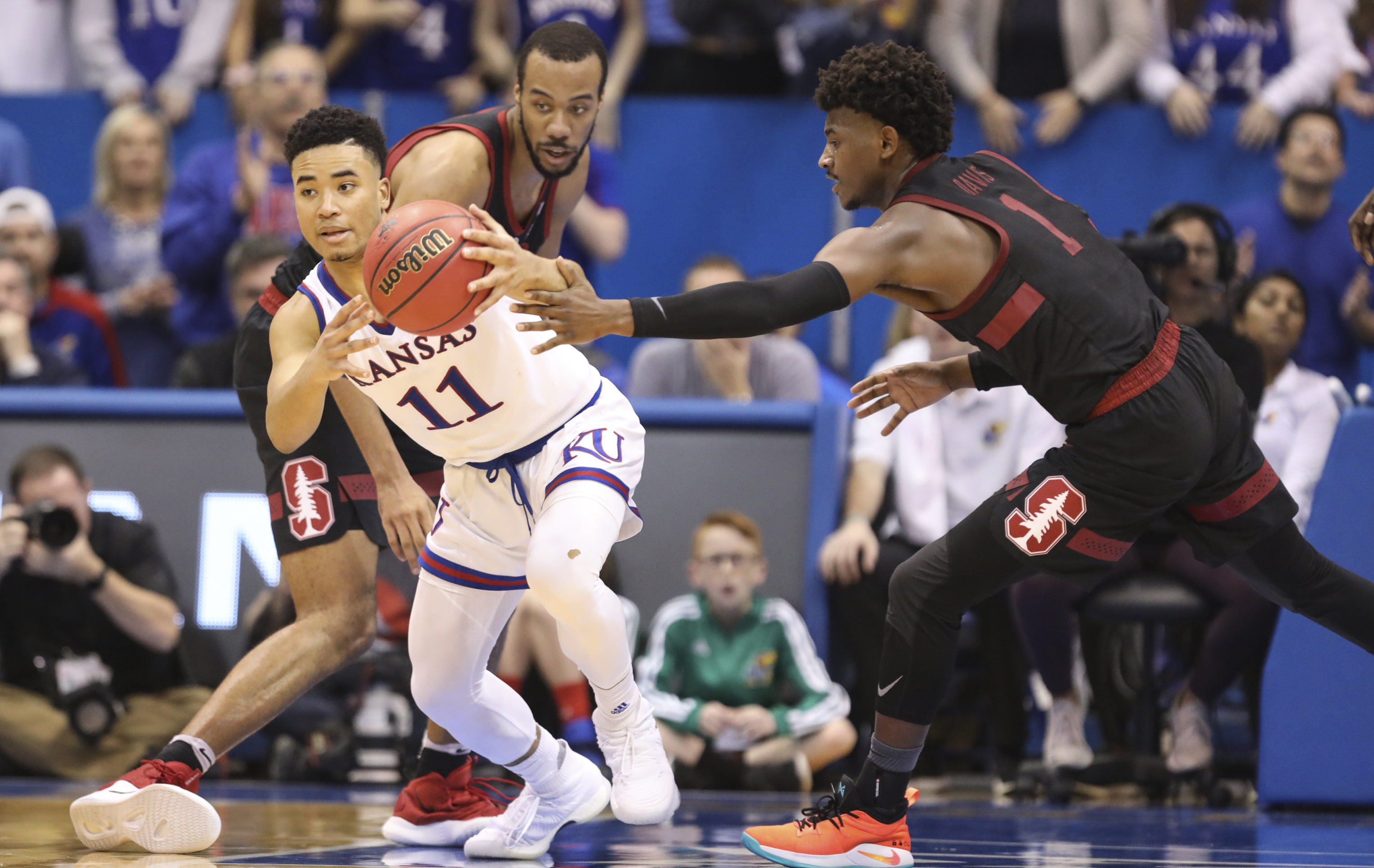 Benton Smith: KU’s offense at its best with Dotson driving and dishing ...